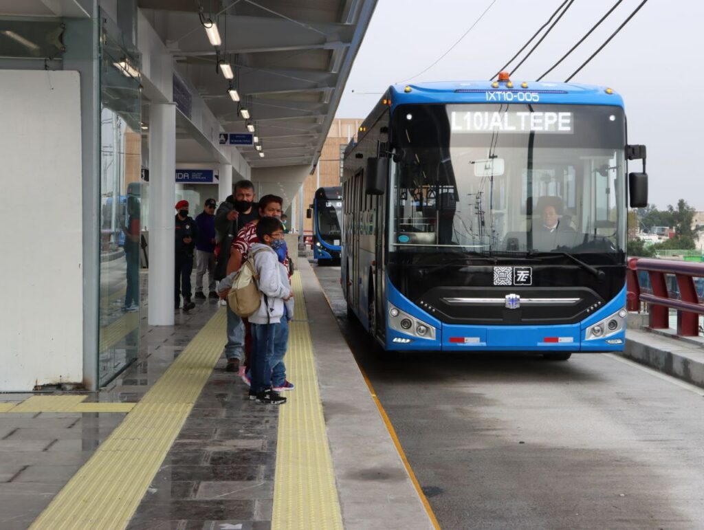 Trolebús Elevado arranca operaciones en CDMX - Revista Alianza Flotillera