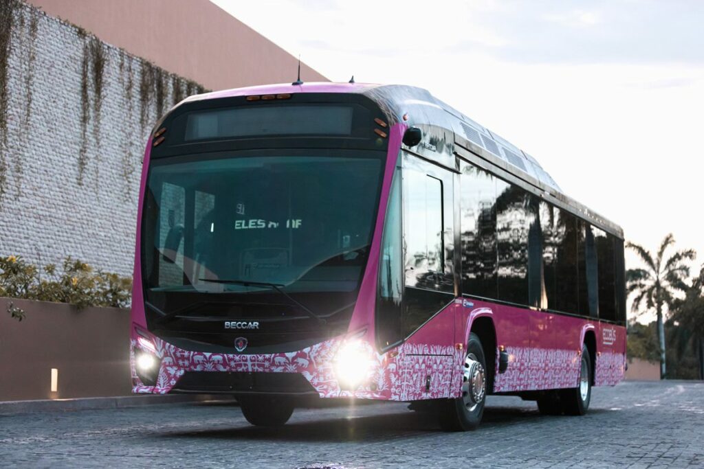 Scania México entrega su primer autobús eléctrico a Xcaret - Revista ...