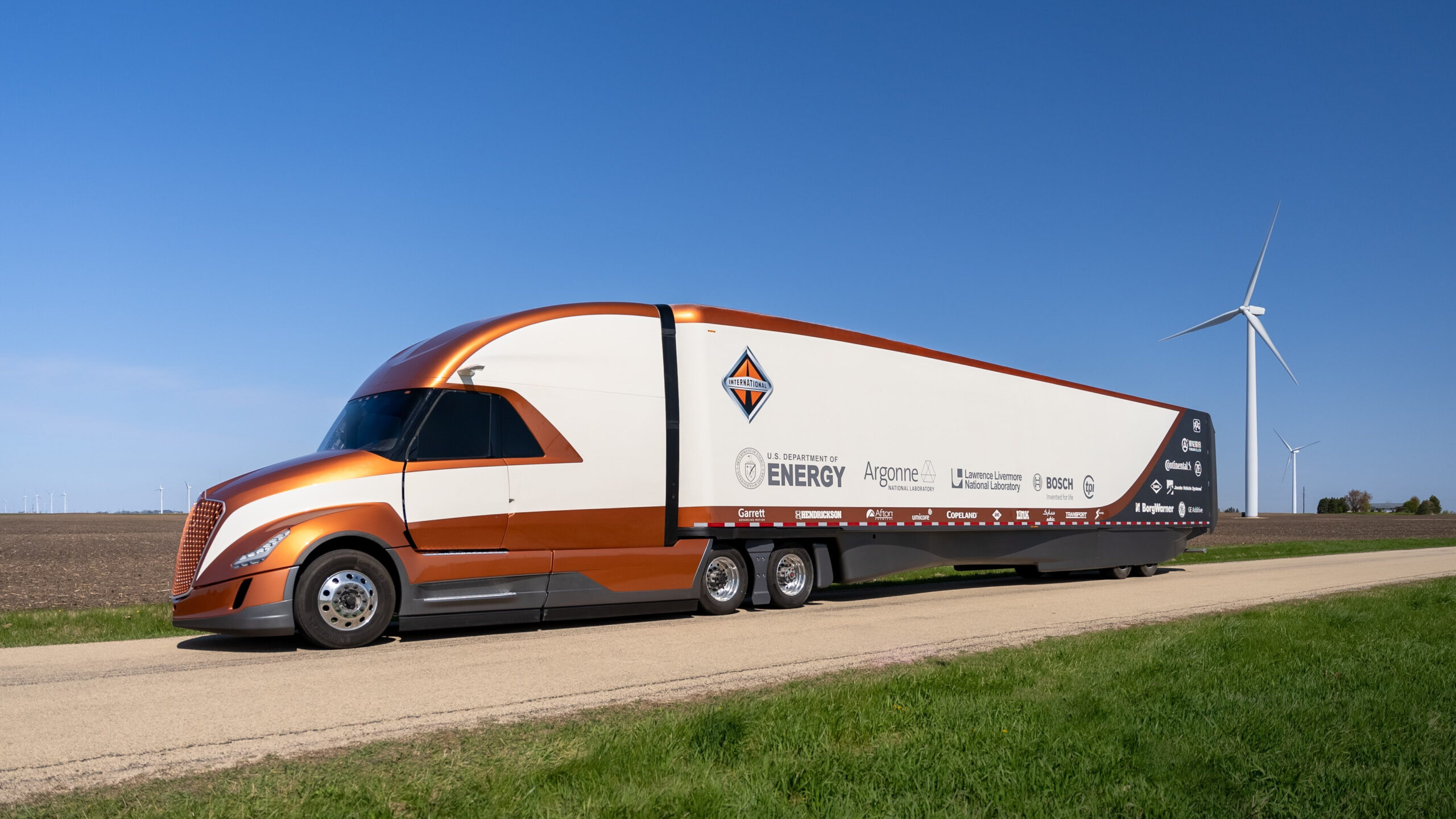 Navistar camina hacia la electrificación con International SuperTruck ...