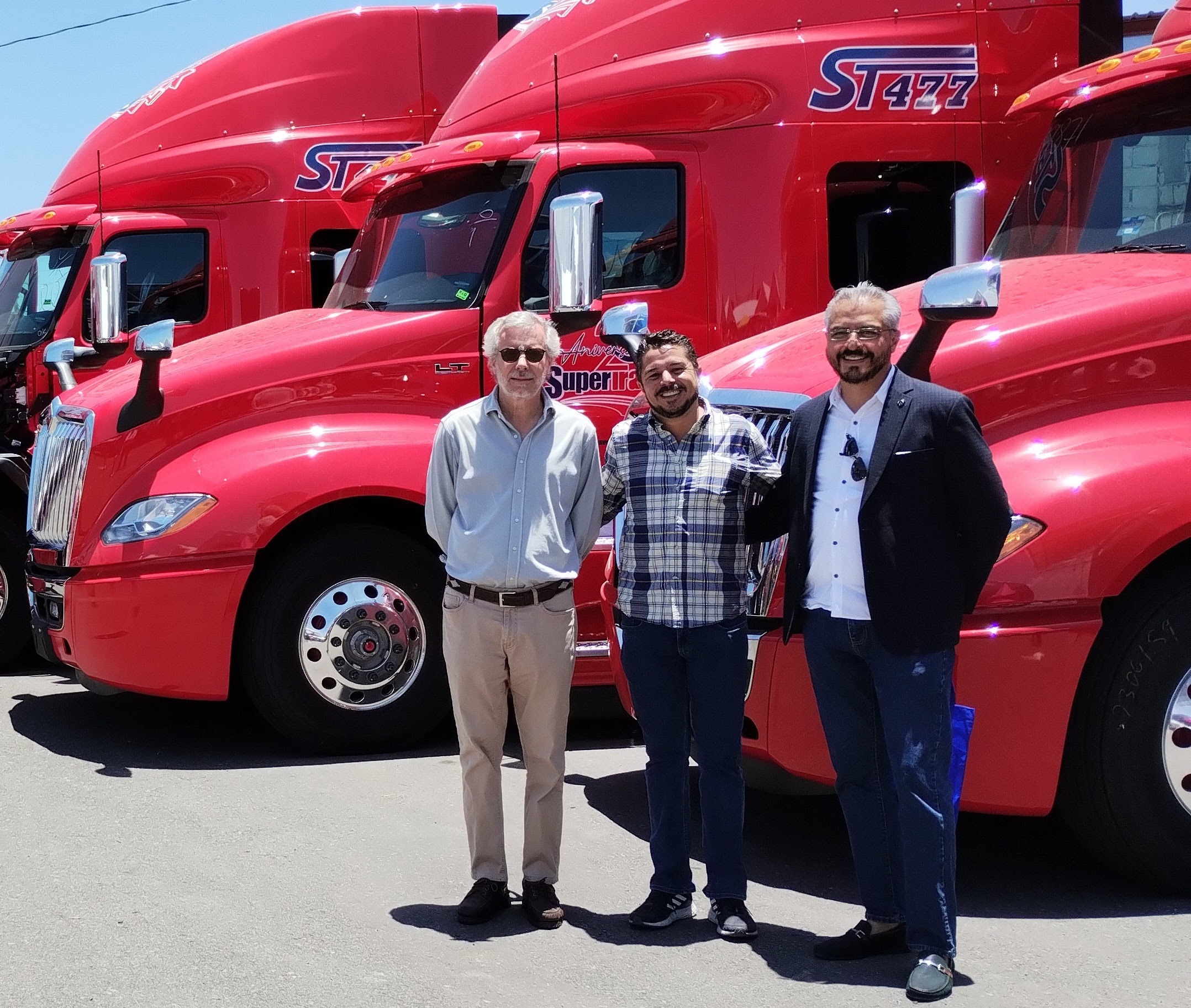 SuperTrack recibe nueve tractocamiones International LT de un pedido de 30 - Revista Alianza ...