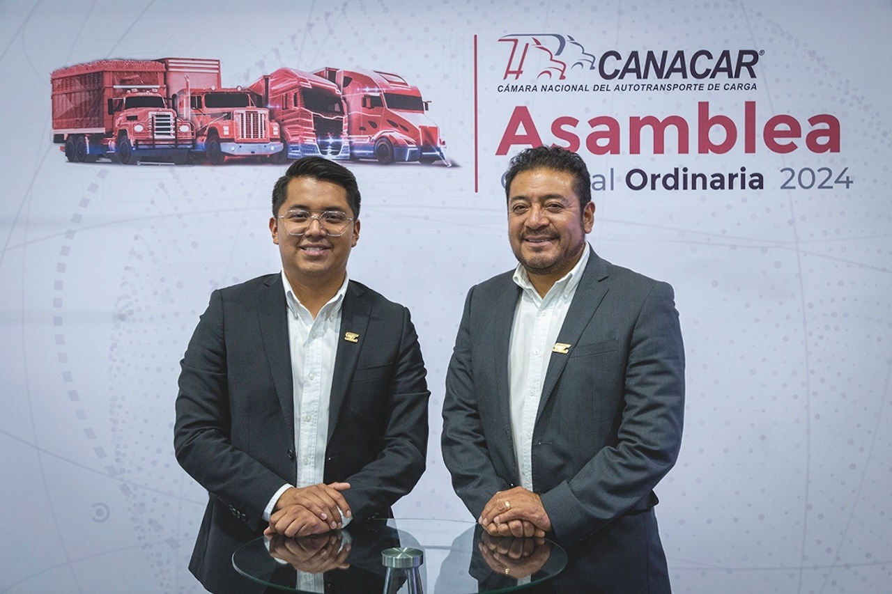Corpus Trailers firma convenio con CANACAR en beneficio del transporte - Revista Alianza Flotillera