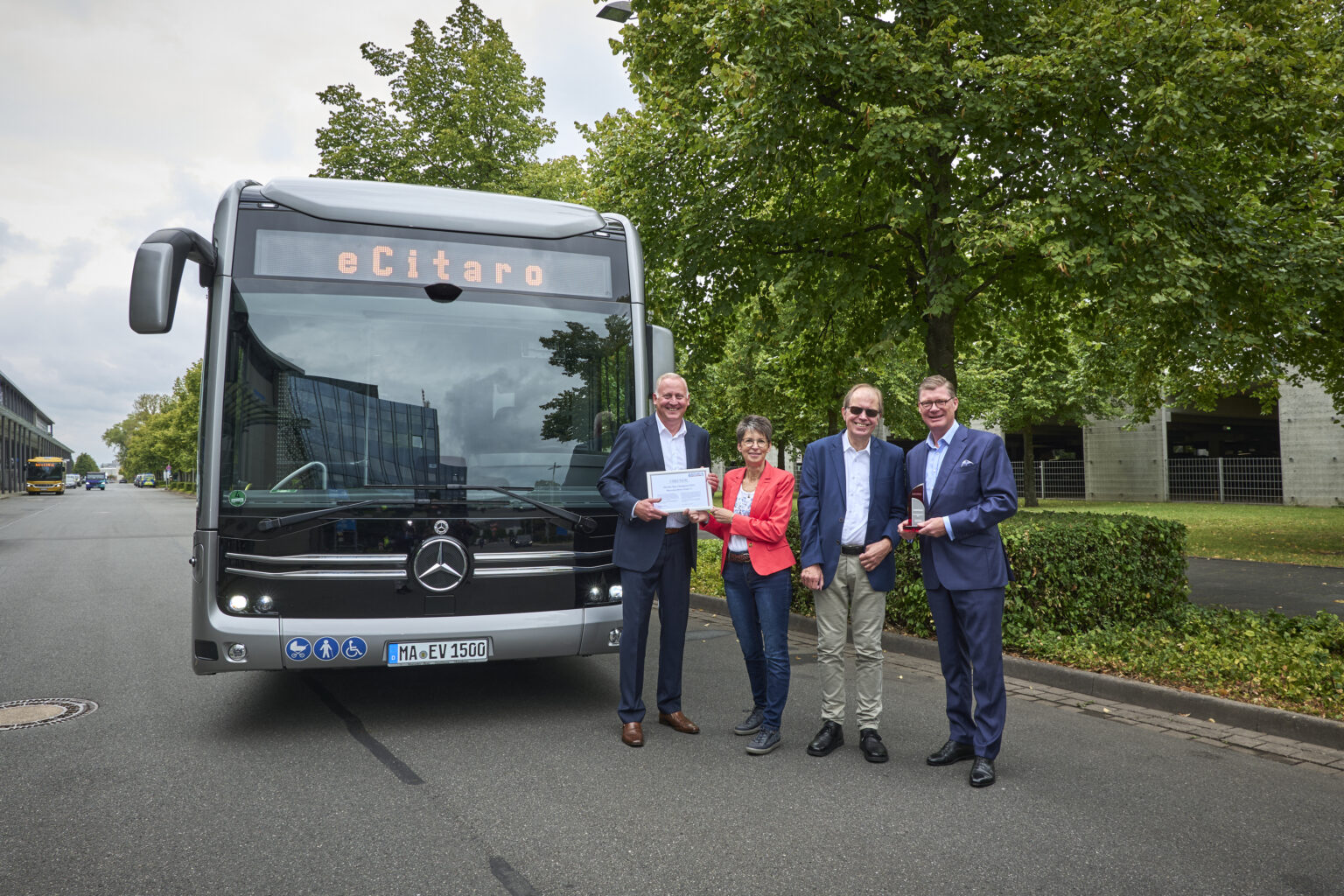 Mercedes-Benz eCitaro G es premiado en IAA Transportation 2024 ...