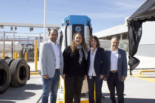 Daimler Truck inaugura en Saltillo su tercera Electric Island - Revista ...