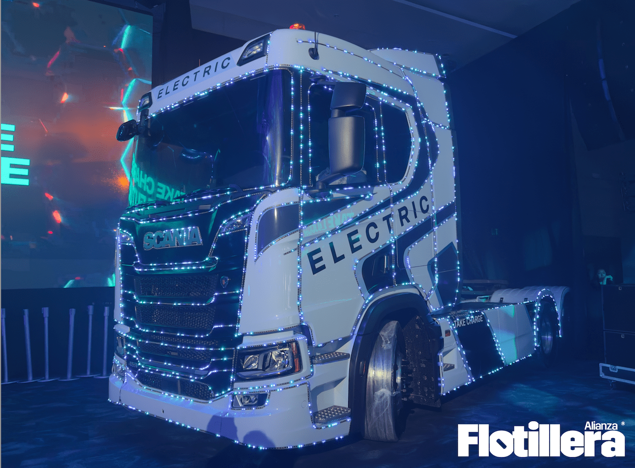 Scania presentó en el 25 Foro ANTP su primer camión quinta rueda 100% ...